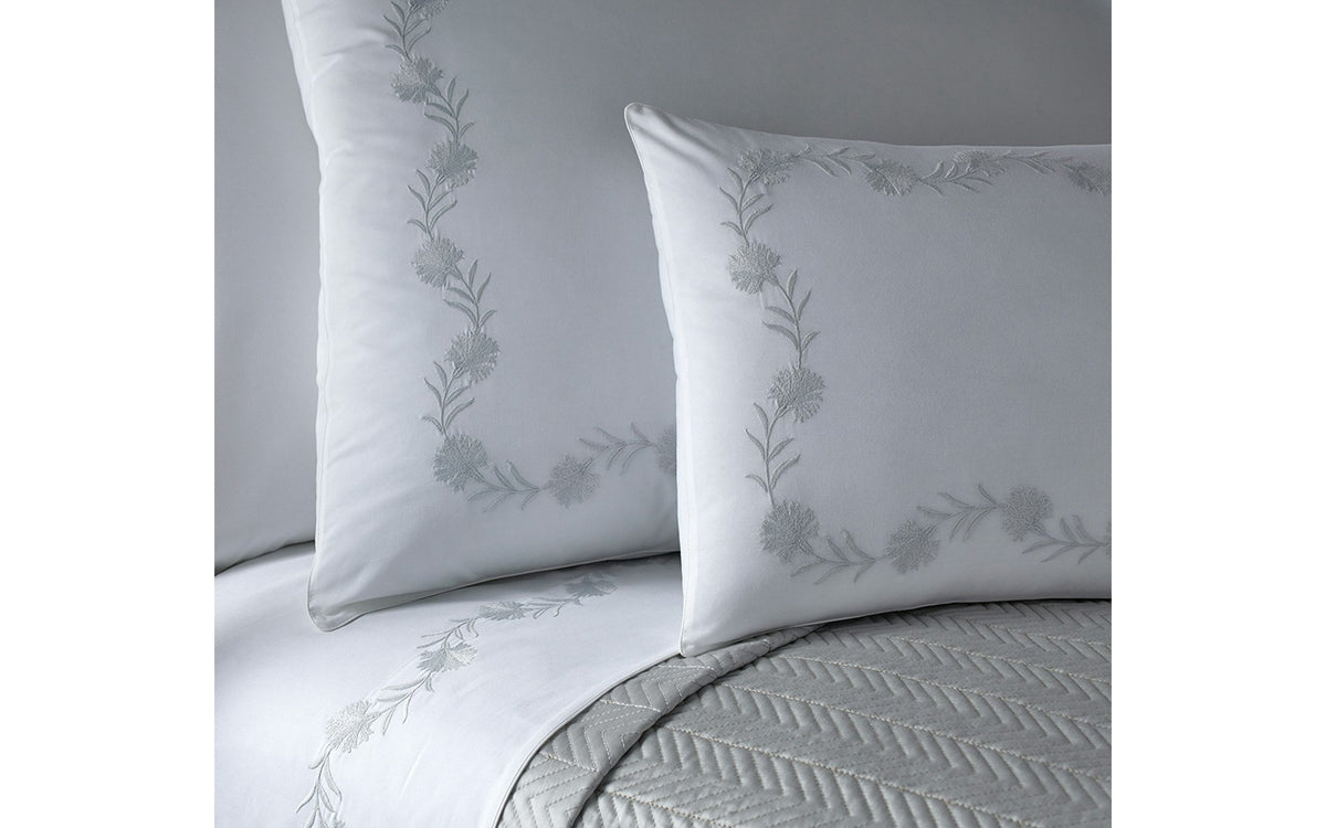 Daphne Collection by Matouk | Rafael Interiors